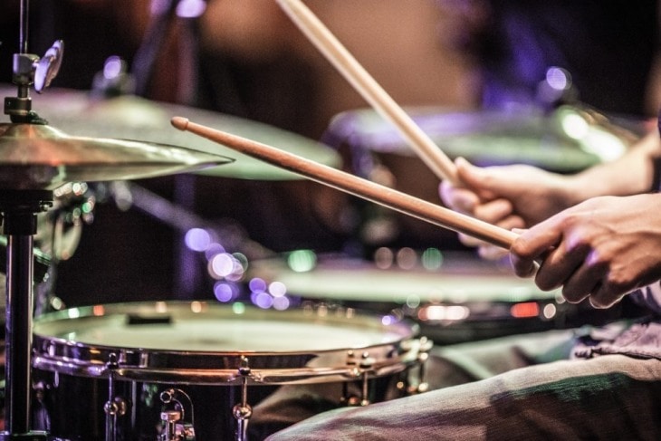 Drumming Benefits – Does it Help You Lose Weight & Build Muscles?
